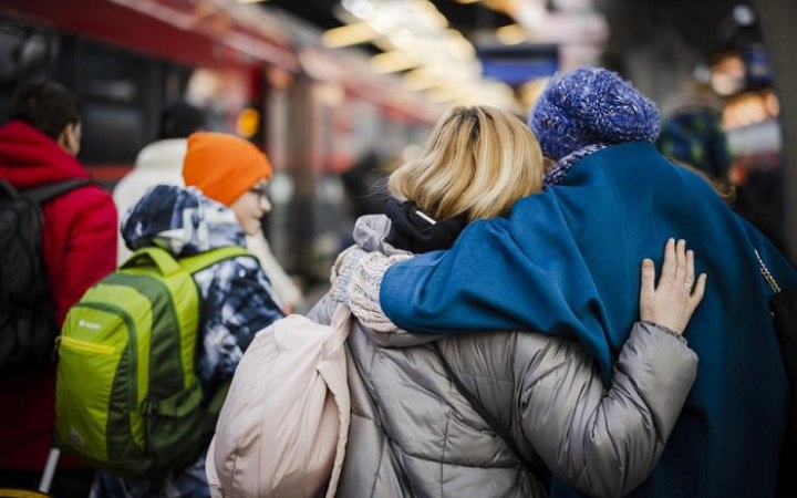 Менше половини українських біженців налаштовані повернутися в Україну
